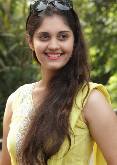 surabhi Height, Wiki, Biography, Biodata, DOB, Age, Profile, Personal ...