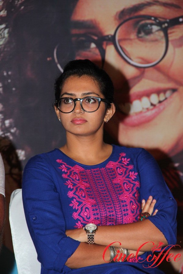 Parvathi Menon Photoshoot Stills, Parvathi Menon Images, Gallery, Hot ...