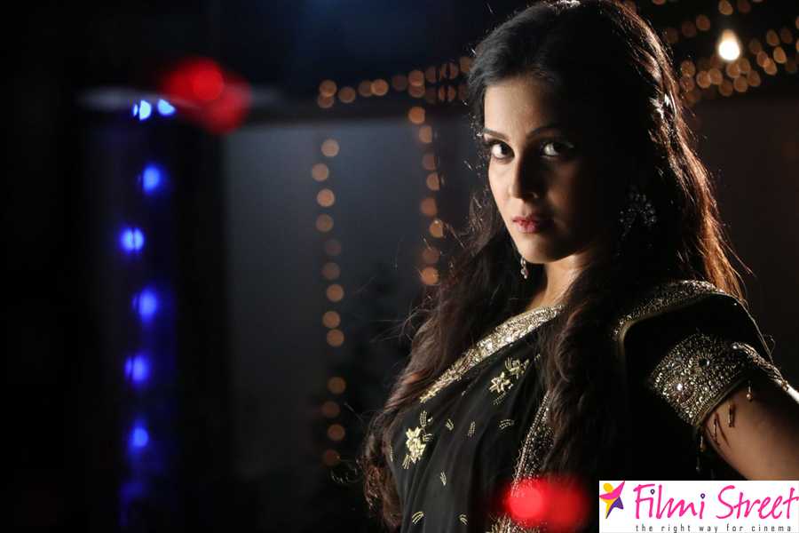 My dear lisa HD photos stills pictures & images| Filmi Street