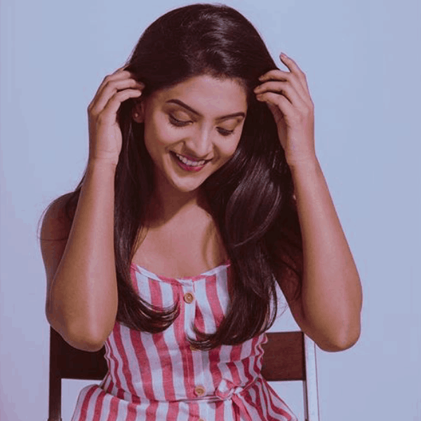 Nivedhithaa Sathish biodata -wiki,biography,age,movies,instagram
