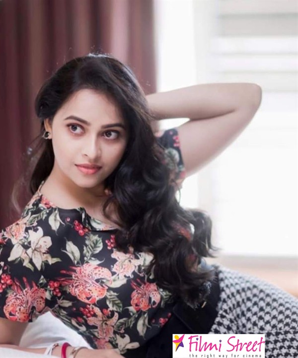Sri Divya images, new photos, latest stills on instagram