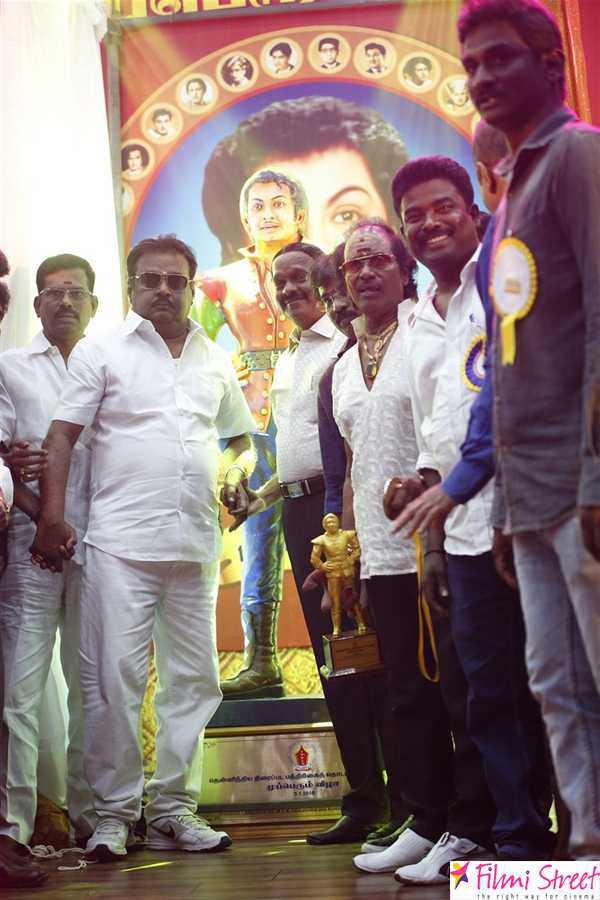 Vijayakanth opened MGR Statue stills